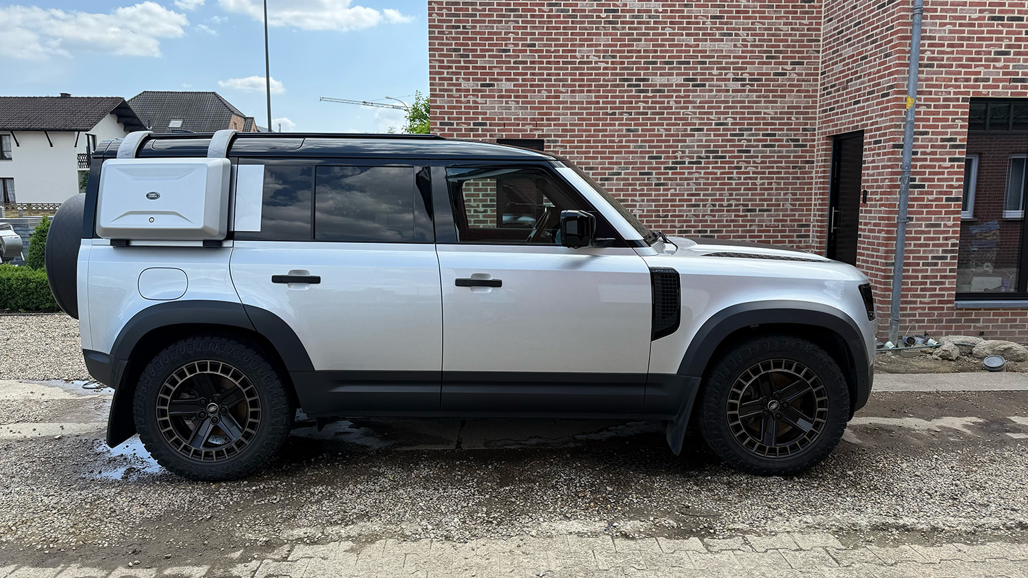Land Rover Defender D240S - Car Detailing Limburg